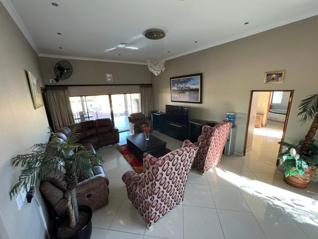 Insolvent Estate On-Site Auction – 8 Bed 6 Bath Riverfront Mansion In ...