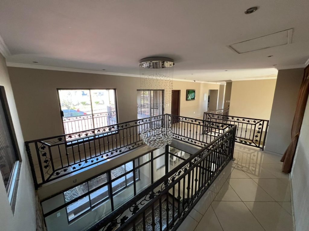 Insolvent Estate On-Site Auction – 8 Bed 6 Bath Riverfront Mansion In ...