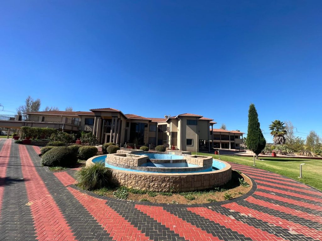 Insolvent Estate On-Site Auction – 8 Bed 6 Bath Riverfront Mansion In ...
